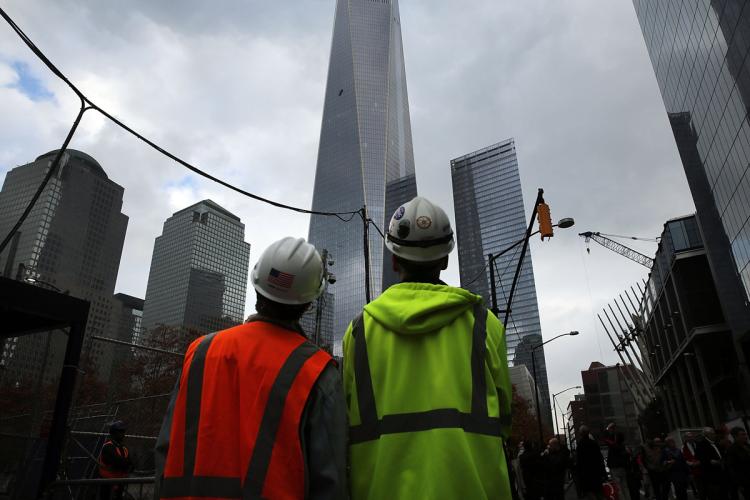 [VIDEO] Construction Worker Rescued After Suspended Scaffolding Fails ...